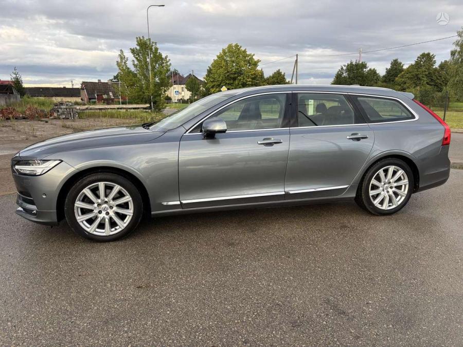 Volvo V90 2017 in Taurage, with an engine capacity of 2.00 L and mileage of 236 thousand km for 14200 €, photo 9 on AUTOMOTO.COM.LV