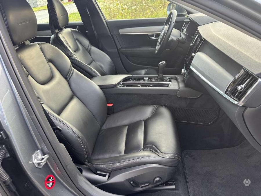 Volvo V90 2017 in Taurage, with an engine capacity of 2.00 L and mileage of 236 thousand km for 14200 €, photo 16 on AUTOMOTO.COM.LV