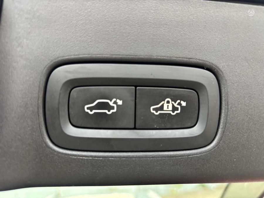 Volvo V90 2017 in Taurage, with an engine capacity of 2.00 L and mileage of 236 thousand km for 14200 €, photo 22 on AUTOMOTO.COM.LV