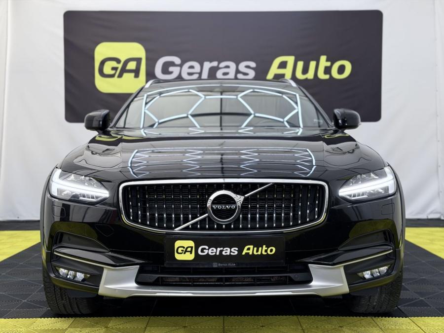 Volvo V90 2017 in Vilnius, with an engine capacity of 0.00 L and mileage of 0 thousand km for 17300 €, photo 3 on AUTOMOTO.COM.LV