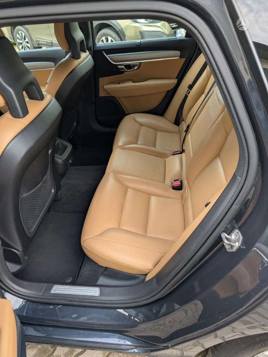 Volvo V90 2018 Viļņa, ar dzinēja tilpumu 1.97 L un nobraukumu 234 tūkst. km par 15900 €, foto 10 vietnē AUTOMOTO.COM.LV