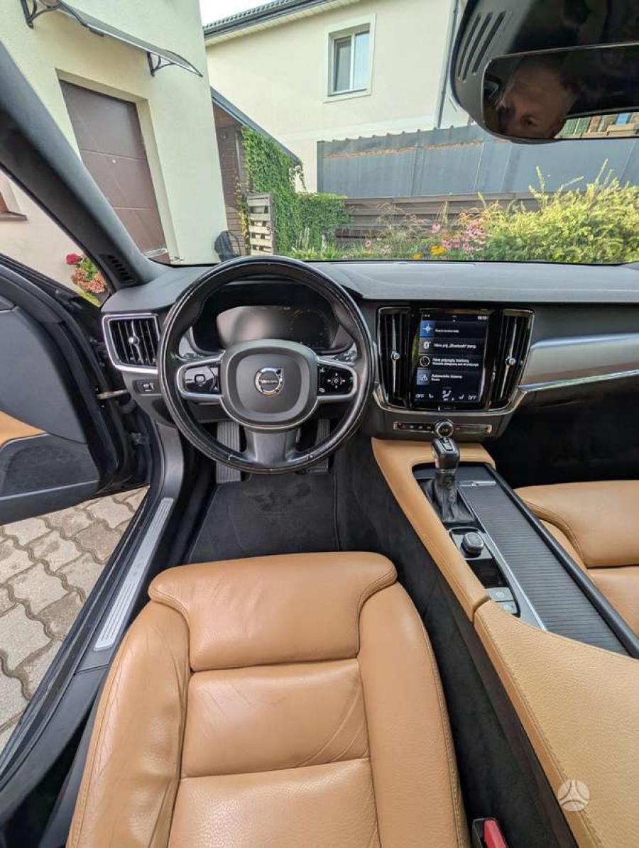 Volvo V90 2018 Viļņa, ar dzinēja tilpumu 1.97 L un nobraukumu 234 tūkst. km par 15900 €, foto 12 vietnē AUTOMOTO.COM.LV