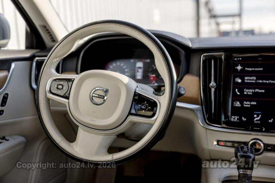 Volvo V90 2018 Kuresāre, ar dzinēja tilpumu 2.00 L un nobraukumu 198 tūkst. km par 25000 €, foto 10 vietnē AUTOMOTO.COM.LV