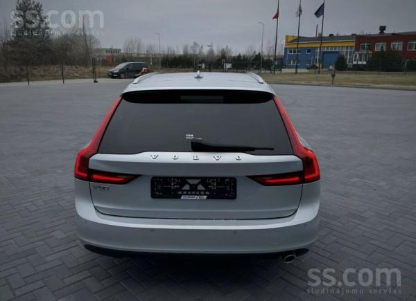 Volvo V90 2018 in Telschi, with an engine capacity of 2.00 L and mileage of 171 thousand km for 15799 €, photo 5 on AUTOMOTO.COM.LV