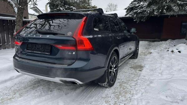 Volvo V90 2018 Kauņa, ar dzinēja tilpumu 2.00 L un nobraukumu 97 tūkst. km par 24900 €, foto 4 vietnē AUTOMOTO.COM.LV