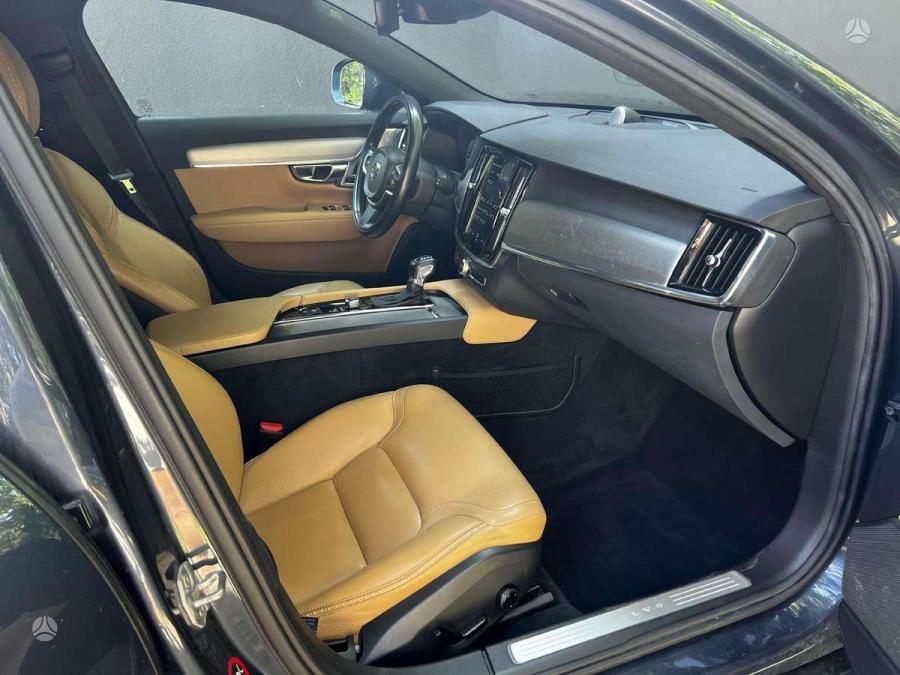 Volvo V90 2018 Kauņa, ar dzinēja tilpumu 2.00 L un nobraukumu 97 tūkst. km par 24900 €, foto 24 vietnē AUTOMOTO.COM.LV
