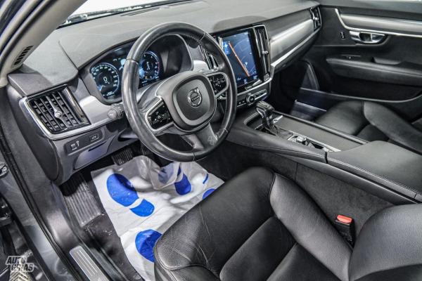 Volvo V90 2018 in Kaunas, with an engine capacity of 2.00 L and mileage of 285 thousand km for 15490 €, photo 5 on AUTOMOTO.COM.LV