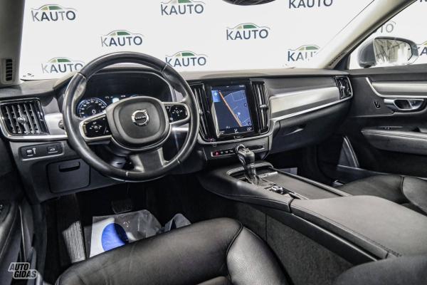 Volvo V90 2018 in Kaunas, with an engine capacity of 2.00 L and mileage of 285 thousand km for 15490 €, photo 7 on AUTOMOTO.COM.LV