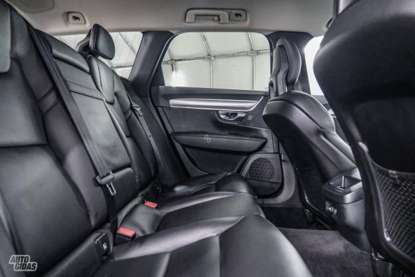Volvo V90 2018 in Kaunas, with an engine capacity of 2.00 L and mileage of 285 thousand km for 15490 €, photo 10 on AUTOMOTO.COM.LV