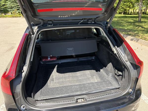 Volvo V90 2018 in Joniskis, with an engine capacity of 2.00 L and mileage of 371 thousand km for 10900 €, photo 7 on AUTOMOTO.COM.LV