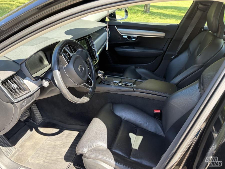 Volvo V90 2018 in Joniskis, with an engine capacity of 2.00 L and mileage of 371 thousand km for 10900 €, photo 12 on AUTOMOTO.COM.LV