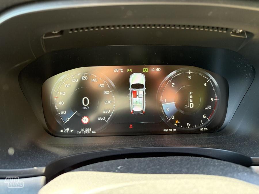 Volvo V90 2018 in Joniskis, with an engine capacity of 2.00 L and mileage of 371 thousand km for 10900 €, photo 13 on AUTOMOTO.COM.LV