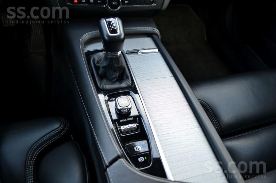 Volvo V90 2018 in Tukums, with an engine capacity of 2.00 L and mileage of 242 thousand km for 17890 €, photo 22 on AUTOMOTO.COM.LV