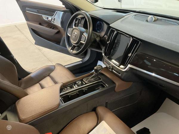 Volvo V90 2018 Viļņa, ar dzinēja tilpumu 1.97 L un nobraukumu 210 tūkst. km par 15990 €, foto 7 vietnē AUTOMOTO.COM.LV