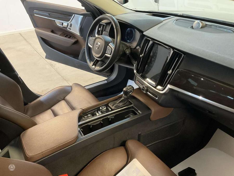 Volvo V90 2018 Viļņa, ar dzinēja tilpumu 1.97 L un nobraukumu 210 tūkst. km par 15990 €, foto 8 vietnē AUTOMOTO.COM.LV