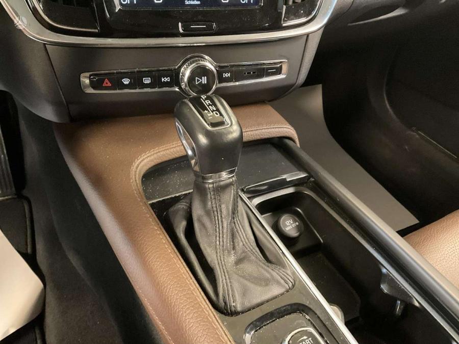 Volvo V90 2018 Viļņa, ar dzinēja tilpumu 1.97 L un nobraukumu 210 tūkst. km par 15990 €, foto 12 vietnē AUTOMOTO.COM.LV