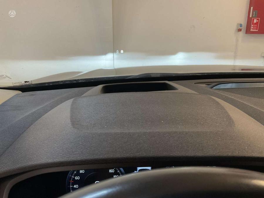 Volvo V90 2018 Viļņa, ar dzinēja tilpumu 1.97 L un nobraukumu 210 tūkst. km par 15990 €, foto 15 vietnē AUTOMOTO.COM.LV