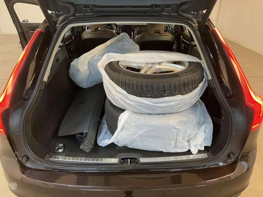 Volvo V90 2018 Viļņa, ar dzinēja tilpumu 1.97 L un nobraukumu 210 tūkst. km par 15990 €, foto 19 vietnē AUTOMOTO.COM.LV