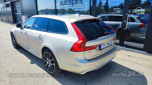 Volvo V90 2018 Tartu, ar dzinēja tilpumu 2.00 L un nobraukumu 284 tūkst. km par 20490 €, foto 3 vietnē AUTOMOTO.COM.LV
