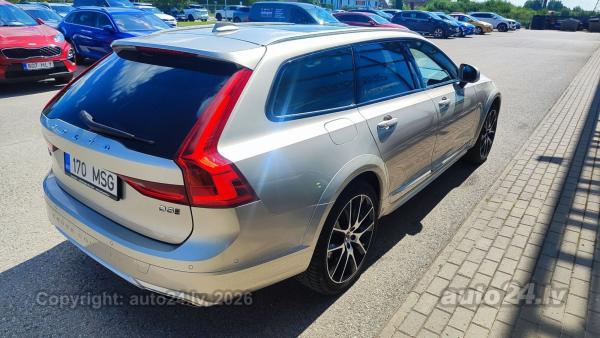 Volvo V90 2018 Tartu, ar dzinēja tilpumu 2.00 L un nobraukumu 284 tūkst. km par 20490 €, foto 4 vietnē AUTOMOTO.COM.LV