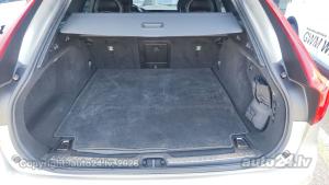Volvo V90 2018 in Tartu, with an engine capacity of 2.00 L and mileage of 284 thousand km for 20490 €, photo 6 on AUTOMOTO.COM.LV