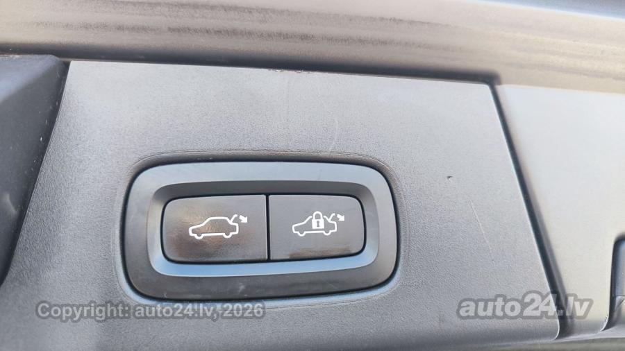 Volvo V90 2018 in Tartu, with an engine capacity of 2.00 L and mileage of 284 thousand km for 20490 €, photo 8 on AUTOMOTO.COM.LV