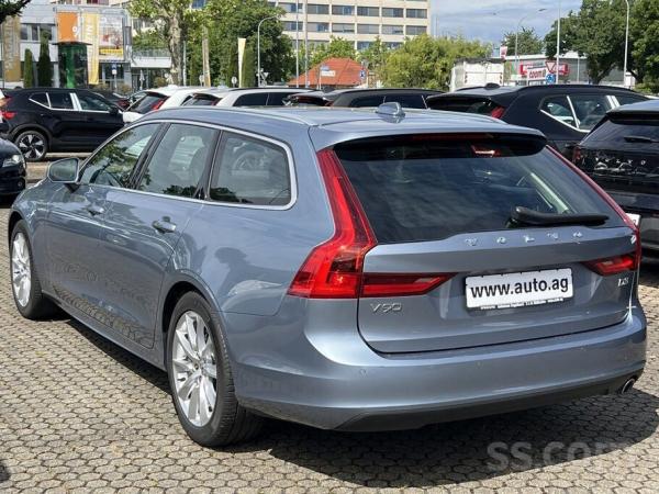Volvo V90 2019 Rīga, ar dzinēja tilpumu 2.00 L un nobraukumu 0 tūkst. km par 16444 €, foto 4 vietnē AUTOMOTO.COM.LV