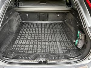 Volvo V90 2019 in Riga, with an engine capacity of 2.00 L and mileage of 202 thousand km for 23500 €, photo 13 on AUTOMOTO.COM.LV
