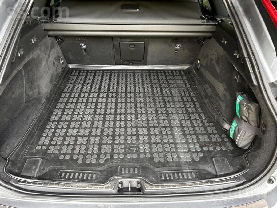 Volvo V90 2019 in Riga, with an engine capacity of 2.00 L and mileage of 202 thousand km for 23500 €, photo 13 on AUTOMOTO.COM.LV