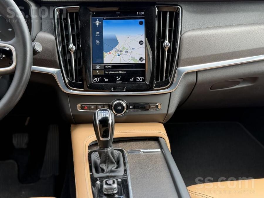 Volvo V90 2019 Rīga, ar dzinēja tilpumu 2.00 L un nobraukumu 209 tūkst. km par 19990 €, foto 8 vietnē AUTOMOTO.COM.LV