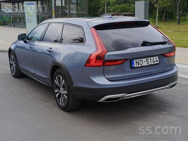 Volvo V90 2019 Rīga, ar dzinēja tilpumu 2.00 L un nobraukumu 235 tūkst. km par 17990 €, foto 3 vietnē AUTOMOTO.COM.LV