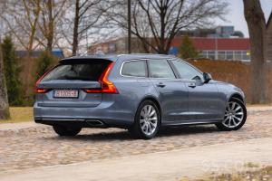Volvo V90 2020 Jelgava, ar dzinēja tilpumu 2.00 L un nobraukumu 206 tūkst. km par 19300 €, foto 6 vietnē AUTOMOTO.COM.LV
