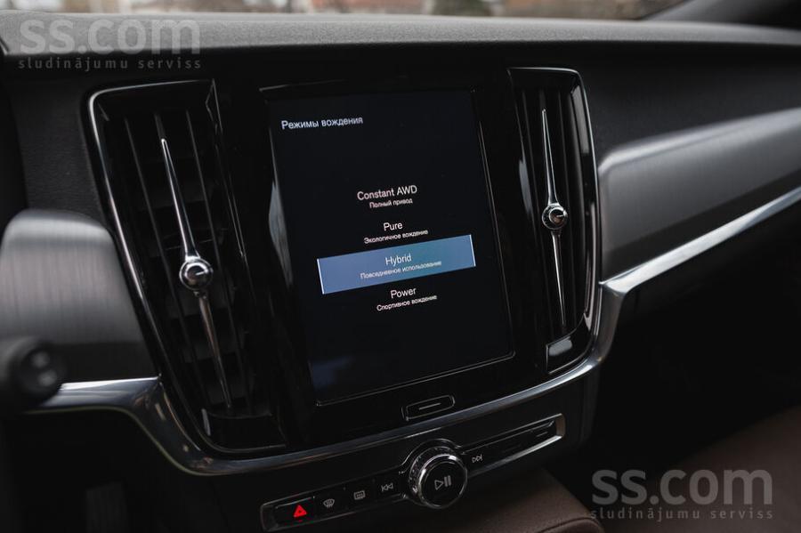 Volvo V90 2020 Jelgava, ar dzinēja tilpumu 2.00 L un nobraukumu 206 tūkst. km par 19300 €, foto 14 vietnē AUTOMOTO.COM.LV