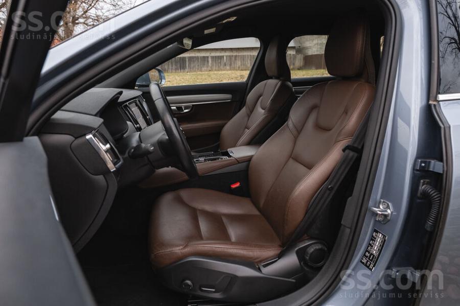 Volvo V90 2020 Jelgava, ar dzinēja tilpumu 2.00 L un nobraukumu 206 tūkst. km par 19300 €, foto 17 vietnē AUTOMOTO.COM.LV