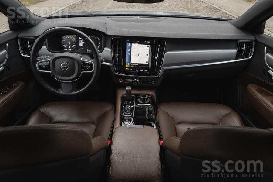 Volvo V90 2020 Jelgava, ar dzinēja tilpumu 2.00 L un nobraukumu 206 tūkst. km par 19300 €, foto 22 vietnē AUTOMOTO.COM.LV