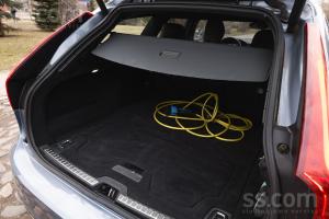 Volvo V90 2020 Jelgava, ar dzinēja tilpumu 2.00 L un nobraukumu 206 tūkst. km par 19300 €, foto 23 vietnē AUTOMOTO.COM.LV