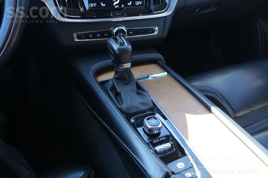 Volvo V90 2020 in Riga, with an engine capacity of 2.00 L and mileage of 149 thousand km for 22800 €, photo 7 on AUTOMOTO.COM.LV