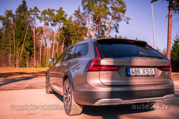 Volvo V90 2021 Tallina, ar dzinēja tilpumu 2.00 L un nobraukumu 189 tūkst. km par 30400 €, foto 5 vietnē AUTOMOTO.COM.LV