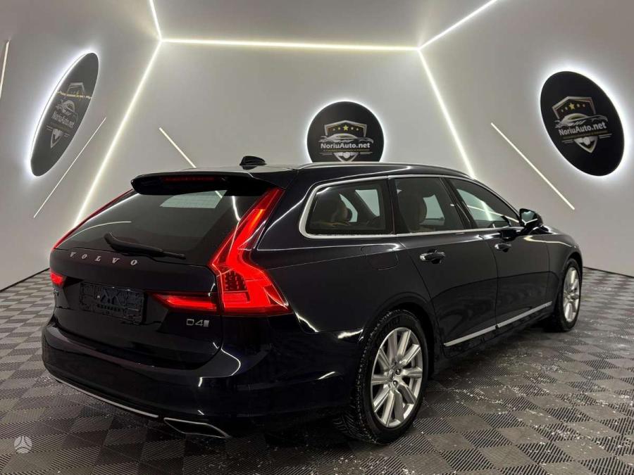 Violets Volvo V90 2017 Marijampole, ar dzinēja tilpumu 2.00 L un nobraukumu 312 tūkst. km par 14650 €, foto 30 vietnē AUTOMOTO.COM.LV