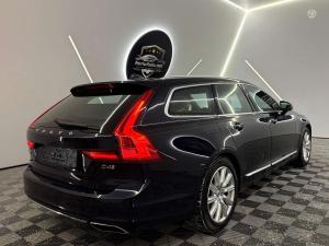 Violets Volvo V90 2017 Marijampole, ar dzinēja tilpumu 2.00 L un nobraukumu 312 tūkst. km par 14650 €, foto 33 vietnē AUTOMOTO.COM.LV