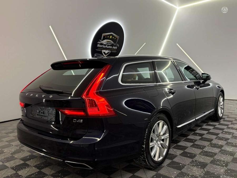 Violets Volvo V90 2017 Marijampole, ar dzinēja tilpumu 2.00 L un nobraukumu 312 tūkst. km par 14650 €, foto 33 vietnē AUTOMOTO.COM.LV