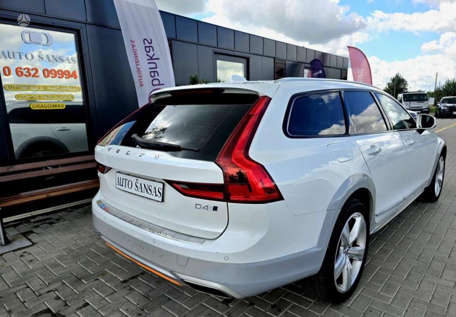 Balts Volvo V90 2018 Tauragė, ar dzinēja tilpumu 2.00 L un nobraukumu 258 tūkst. km par 17400 €, foto 14 vietnē AUTOMOTO.COM.LV