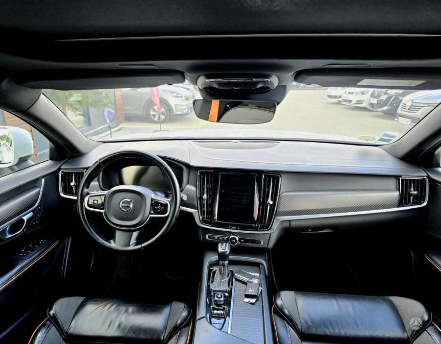 Balts Volvo V90 2018 Tauragė, ar dzinēja tilpumu 2.00 L un nobraukumu 258 tūkst. km par 17400 €, foto 15 vietnē AUTOMOTO.COM.LV