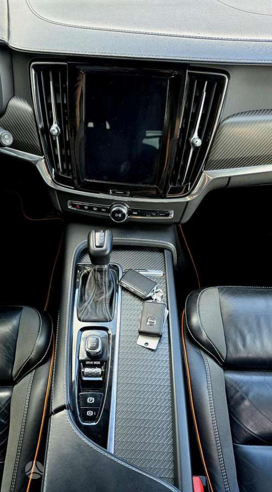 Balts Volvo V90 2018 Tauragė, ar dzinēja tilpumu 2.00 L un nobraukumu 258 tūkst. km par 17400 €, foto 22 vietnē AUTOMOTO.COM.LV