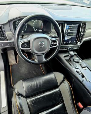 Balts Volvo V90 2018 Tauragė, ar dzinēja tilpumu 2.00 L un nobraukumu 258 tūkst. km par 17400 €, foto 24 vietnē AUTOMOTO.COM.LV