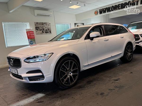 White Volvo V90 2019 in Kaunas, with an engine capacity of 0.00 L and mileage of 89 thousand km for 37071 €, photo 2 on AUTOMOTO.COM.LV