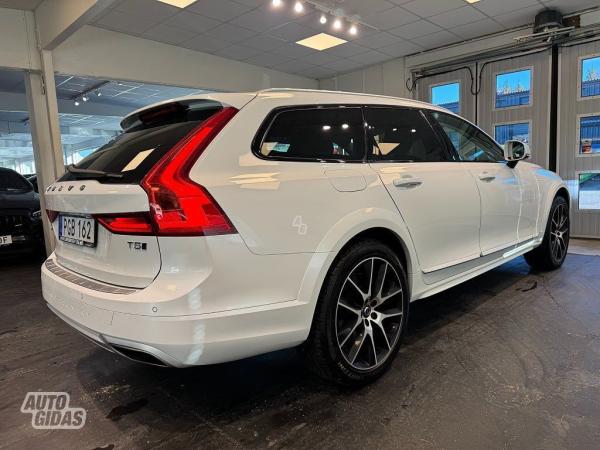 White Volvo V90 2019 in Kaunas, with an engine capacity of 0.00 L and mileage of 89 thousand km for 37071 €, photo 4 on AUTOMOTO.COM.LV