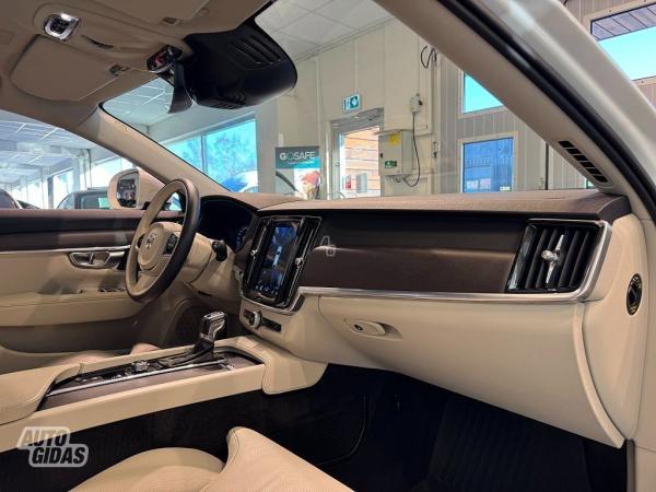 White Volvo V90 2019 in Kaunas, with an engine capacity of 0.00 L and mileage of 89 thousand km for 37071 €, photo 9 on AUTOMOTO.COM.LV