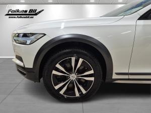 White Volvo V90 2020 in Kaunas, with an engine capacity of 0.00 L and mileage of 82 thousand km for 37592 €, photo 4 on AUTOMOTO.COM.LV