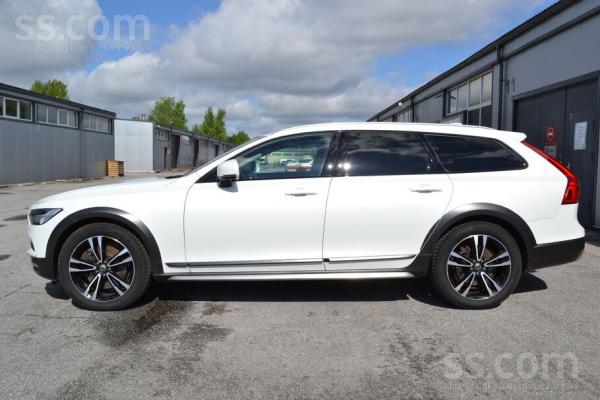 White Volvo V90 2018 in Tallinn, with an engine capacity of 2.00 L and mileage of 273 thousand km for 16900 €, photo 3 on AUTOMOTO.COM.LV